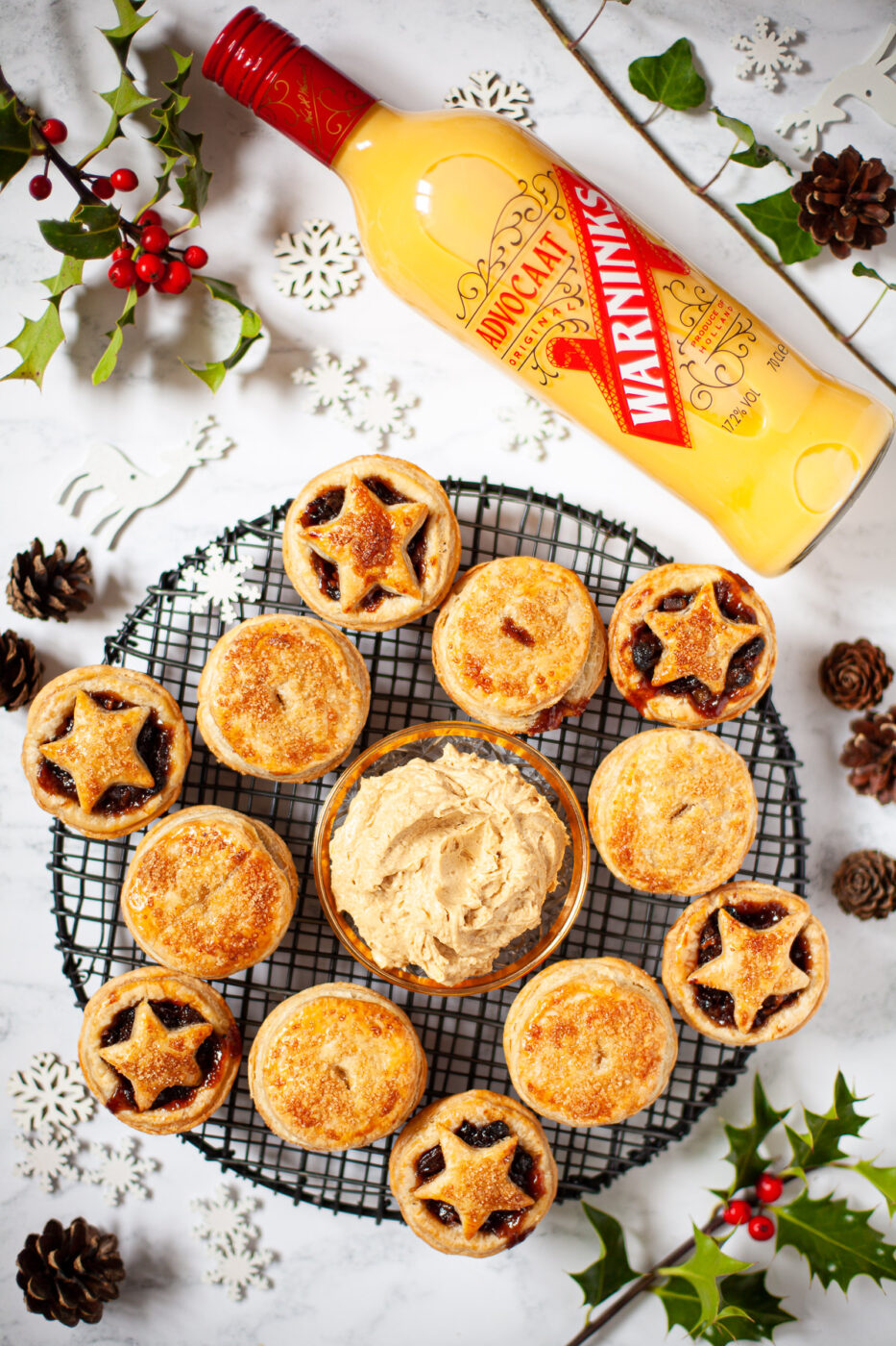 Quick Puff Pastry Mince Pies with Advocaat Butter - Warninks